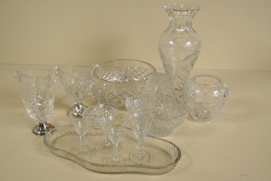 Verzameling glaswerk - Veiling van mooie antiek en authentieke objecten ...