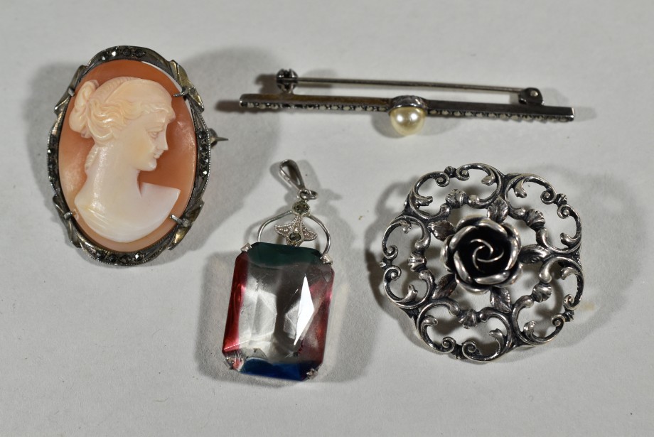 Diverse zilveren sieraden - Online veiling van zilverwerk, kunst en ...
