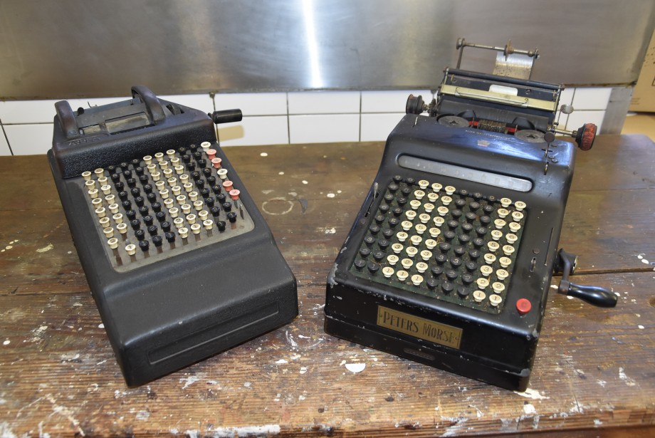 Oude rekenmachines - Online veiling met inboedel en gereedschappen
